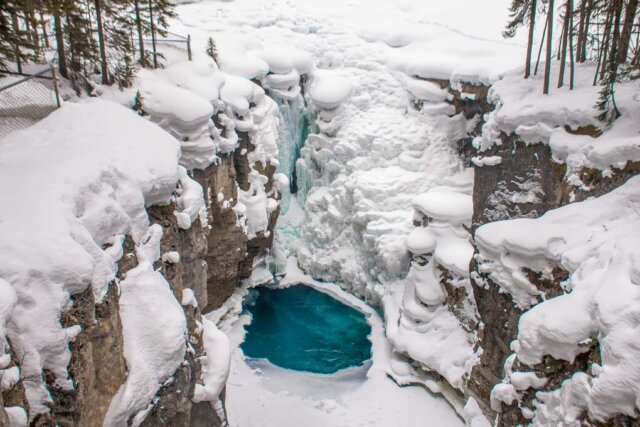 33 EPIC Things to do in Jasper in Winter - Destinationless Travel