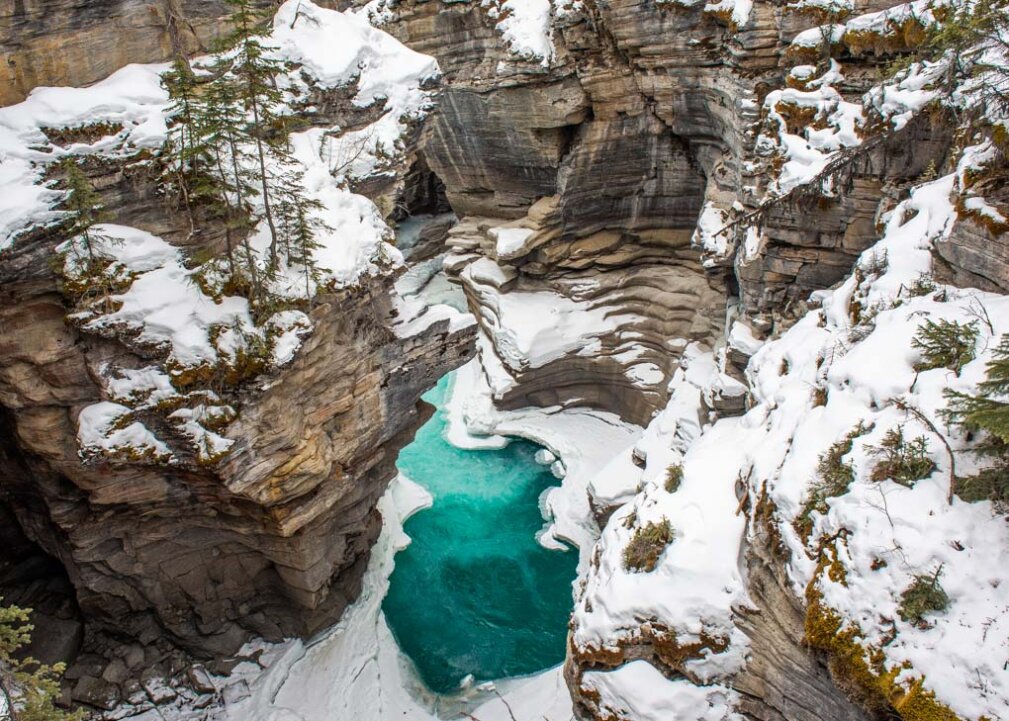 33 EPIC Things to do in Jasper in Winter - Destinationless Travel