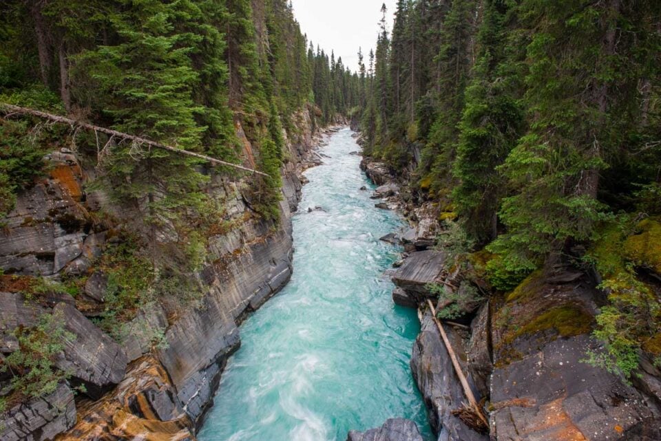 15 BEST Stops on the Drive from Calgary to Invermere - Road Trip Guide
