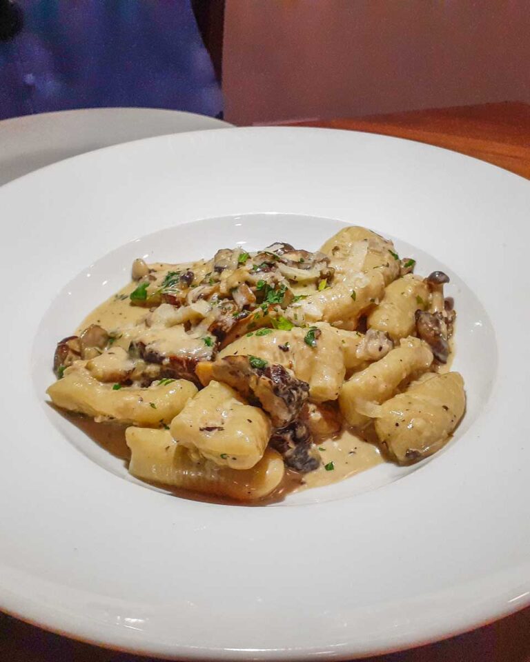 15 Absolute BEST Restaurants in Edmonton (Guide to Where to Eat)