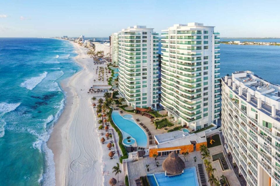 11 BEST Cancun Resorts (An Unbiased Guide from Cheap to Luxury!)