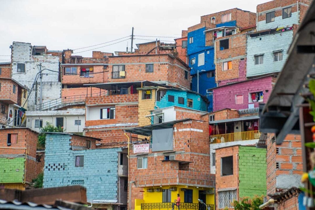 15 Things to KNOW Before Visiting Comuna 13 in Medellin