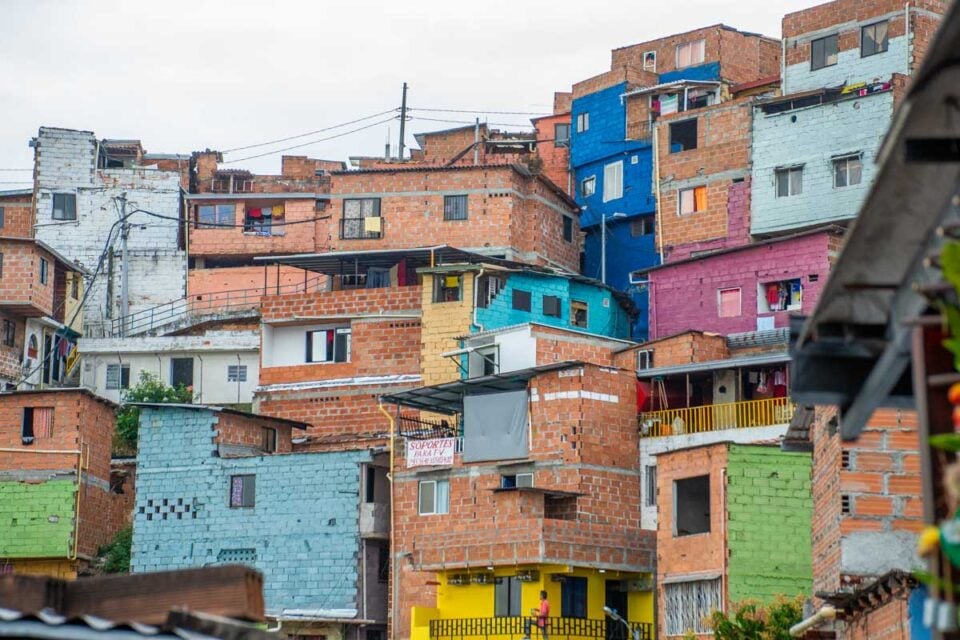 15 Things to KNOW Before Visiting Comuna 13 in Medellin