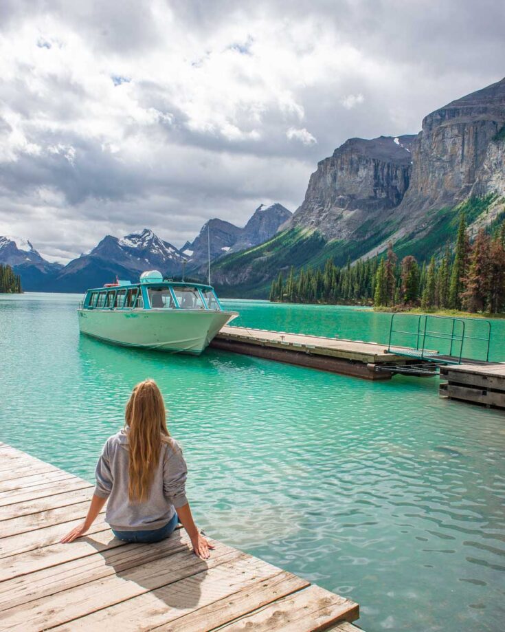 How to Get from Jasper to Maligne Lake - Destinationless Travel