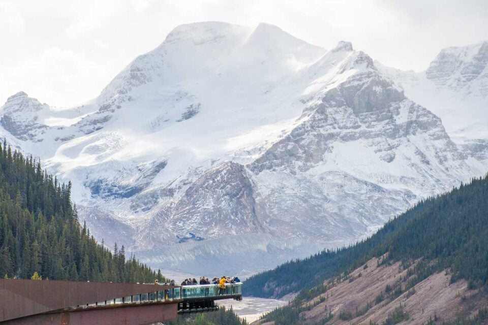 7 BEST Tours on the Icefields Parkway - Destinationless Travel