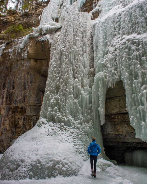 8 Things to KNOW About the Maligne Canyon Icewalk in Jasper