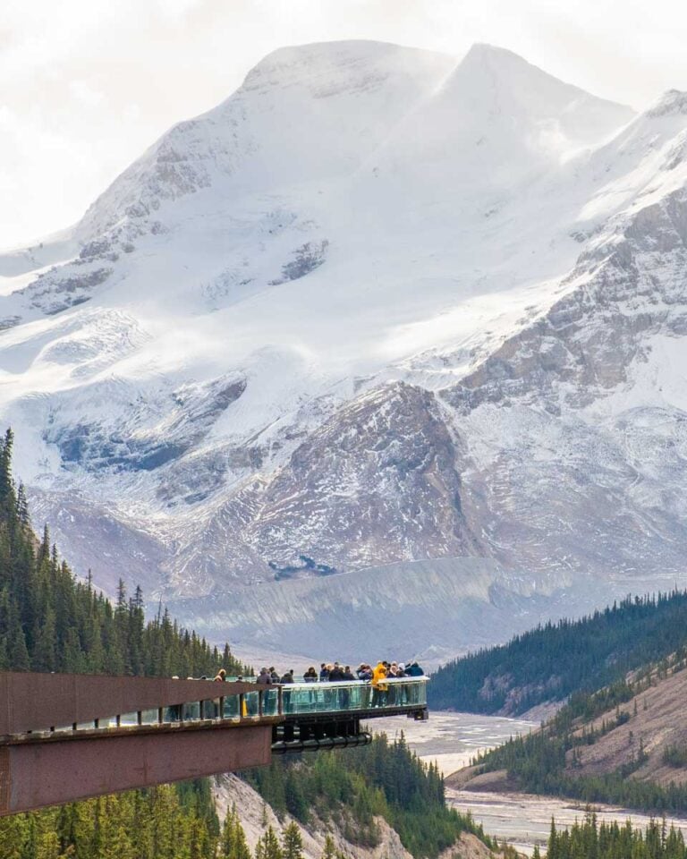 8 BEST Banff Bus Tours (So You Don't Have to Drive!)