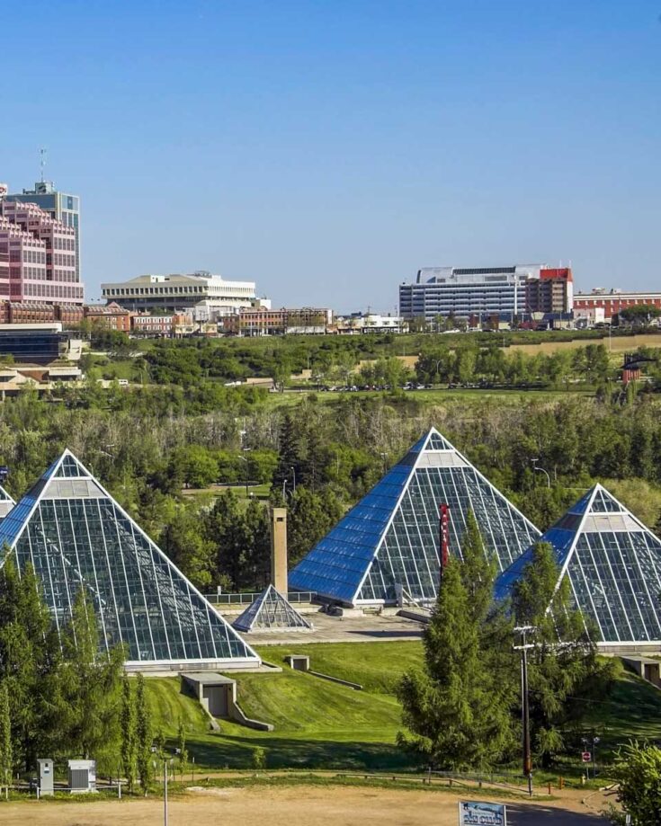 16 BEST Stops on the Drive from Edmonton to Canmore