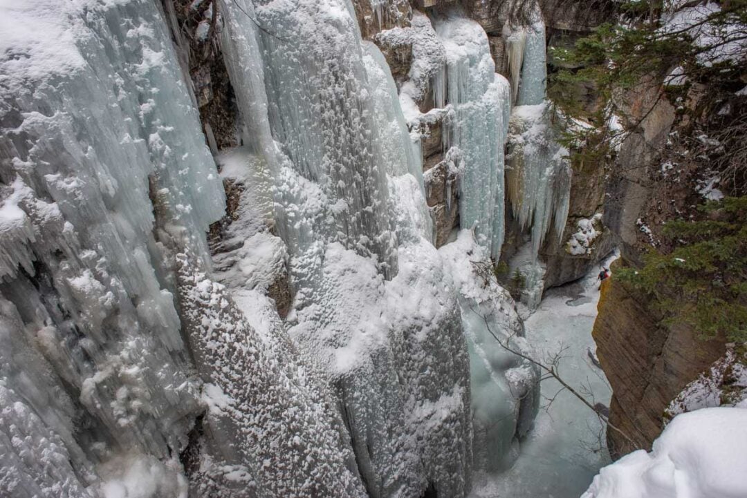 8 Things to KNOW About the Maligne Canyon Icewalk in Jasper