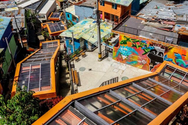 15 Things to KNOW Before Visiting Comuna 13 in Medellin
