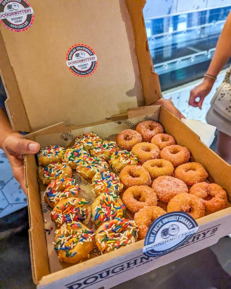 Chelsea Market Food Tour Review - Is it worth it? - Destinationless Travel