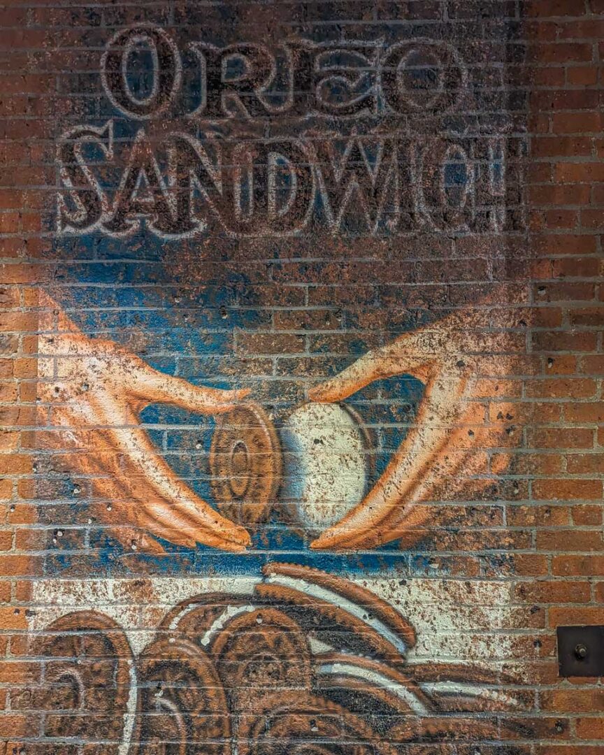 12 Things to Know BEFORE Visiting the Chelsea Market, NYC ...