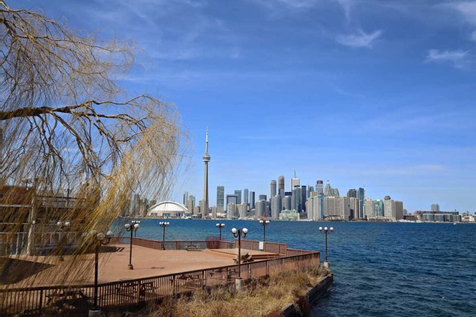 12 Things to Know BEFORE Visiting the Toronto Islands - Destinationless ...