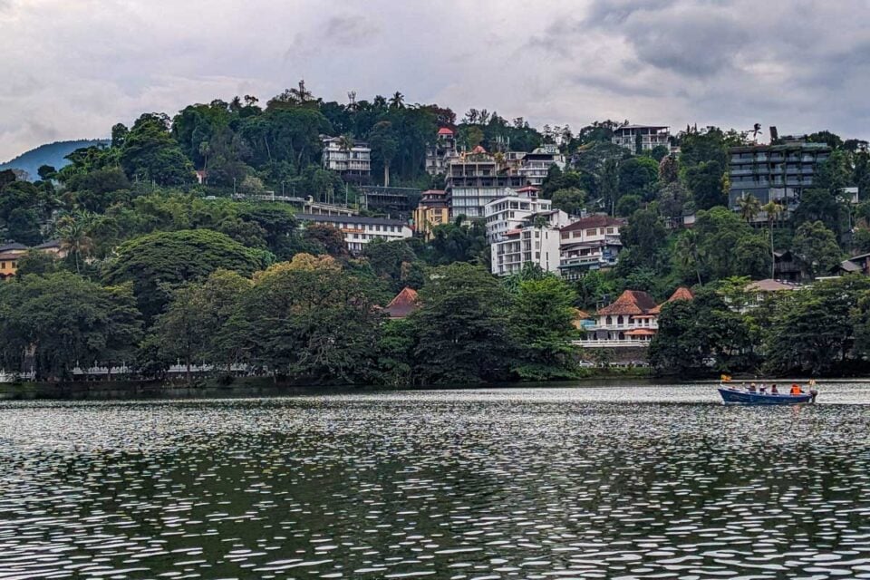18 BEST Things to do in Kandy, Sri Lanka (2025 Guide!) - Destinationless Travel