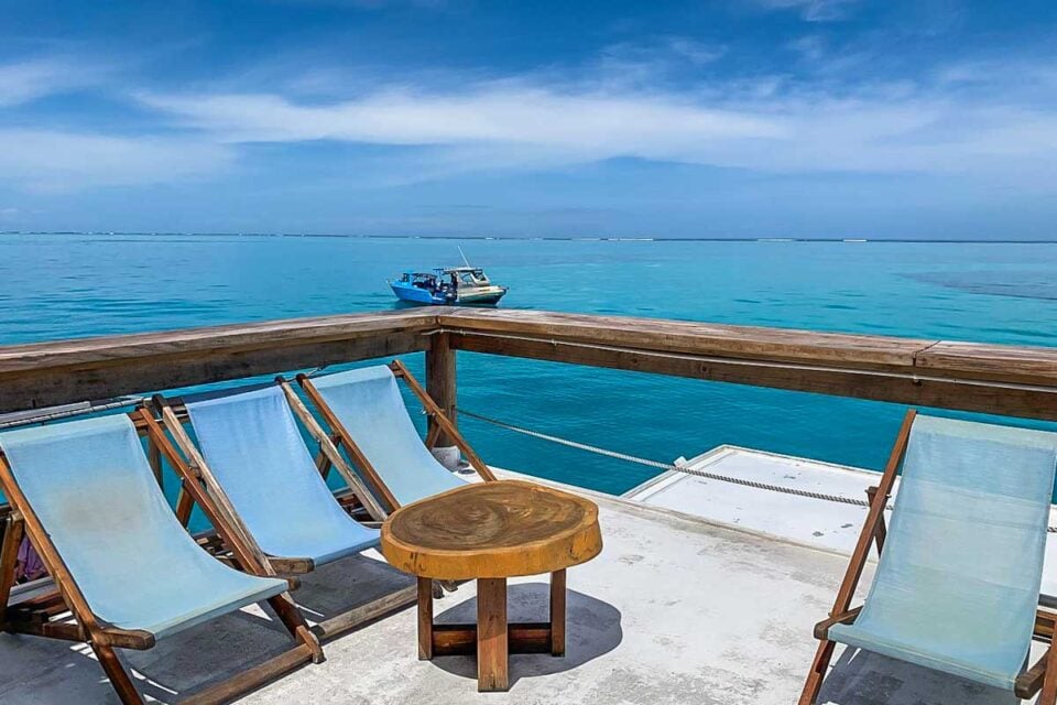 Seventh Heaven vs Cloud 9 - My Honest Review of Fiji's Floating Bars ...