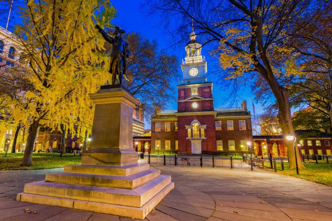 7 BEST Philadelphia by Night Tours + Our Top Choice - Destinationless ...