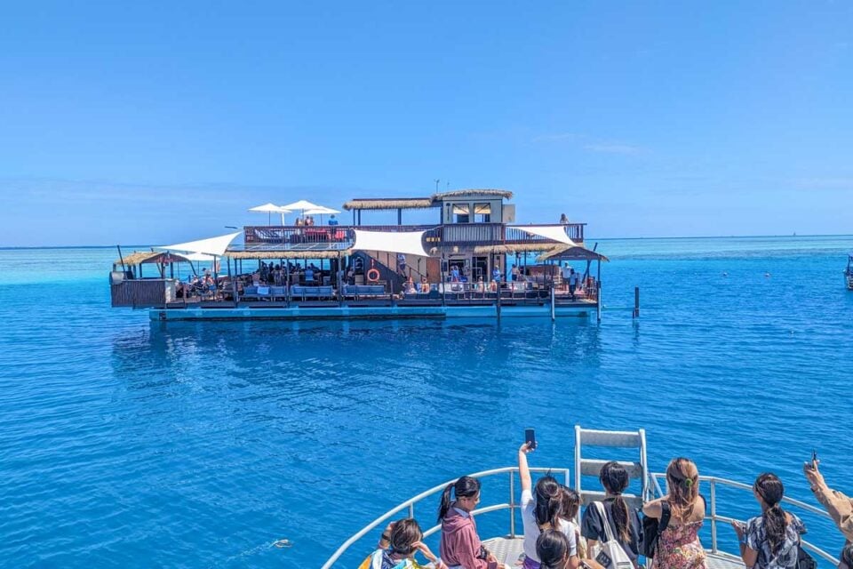 Seventh Heaven vs Cloud 9 - My Honest Review of Fiji's Floating Bars ...