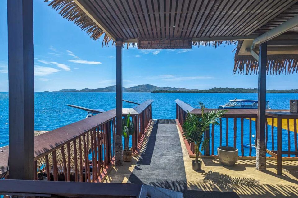 Seventh Heaven vs Cloud 9 - My Honest Review of Fiji's Floating Bars ...