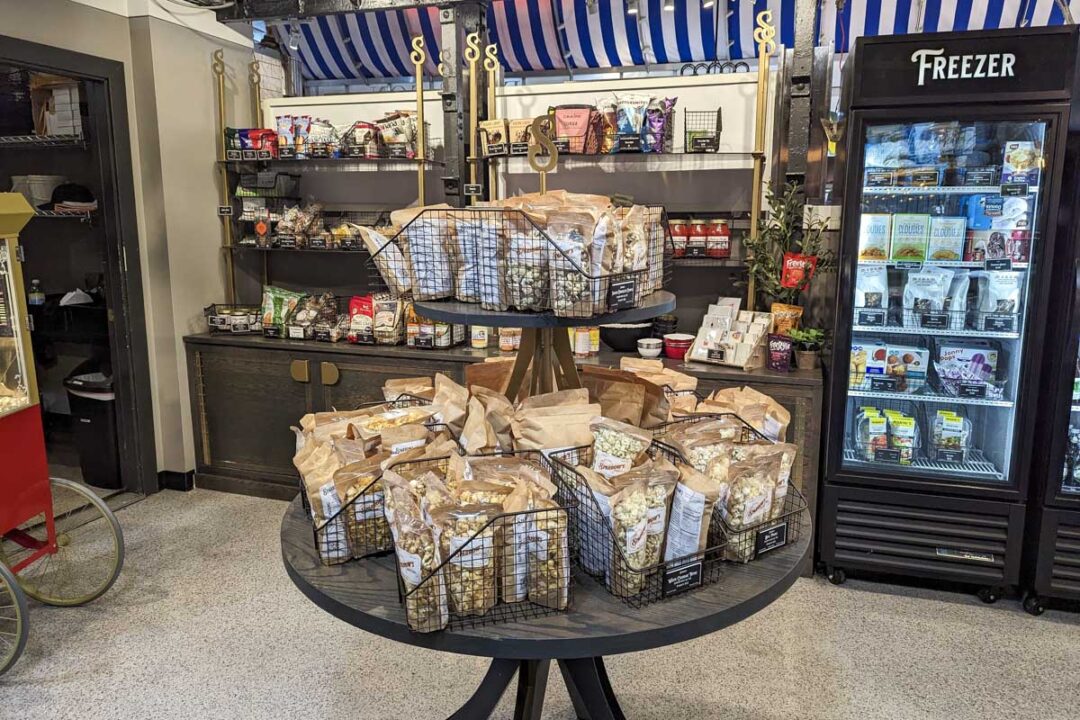 8 Things to Know BEFORE Visiting Reading Terminal Market in Philadelphia