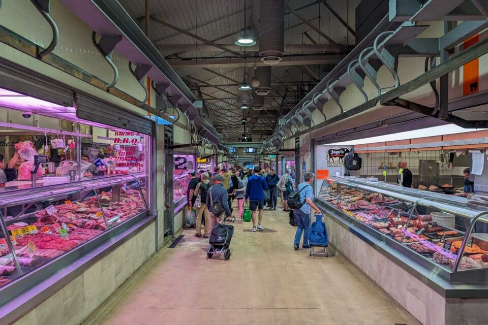 10 Things to Know BEFORE Visiting the Queen Victoria Market ...