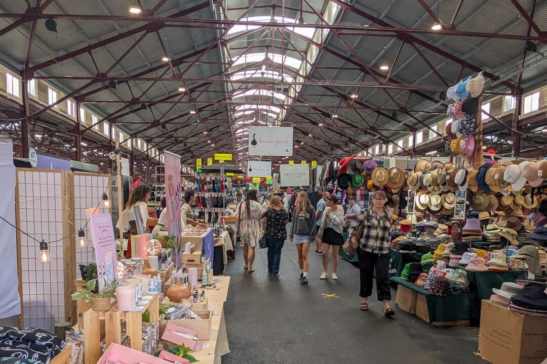 10 Things to Know BEFORE Visiting the Queen Victoria Market ...