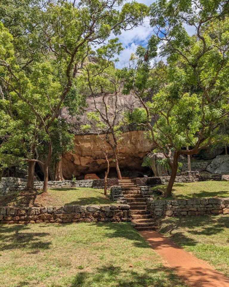 12 Things to Know Before Visiting Sigiriya Rock - Destinationless Travel
